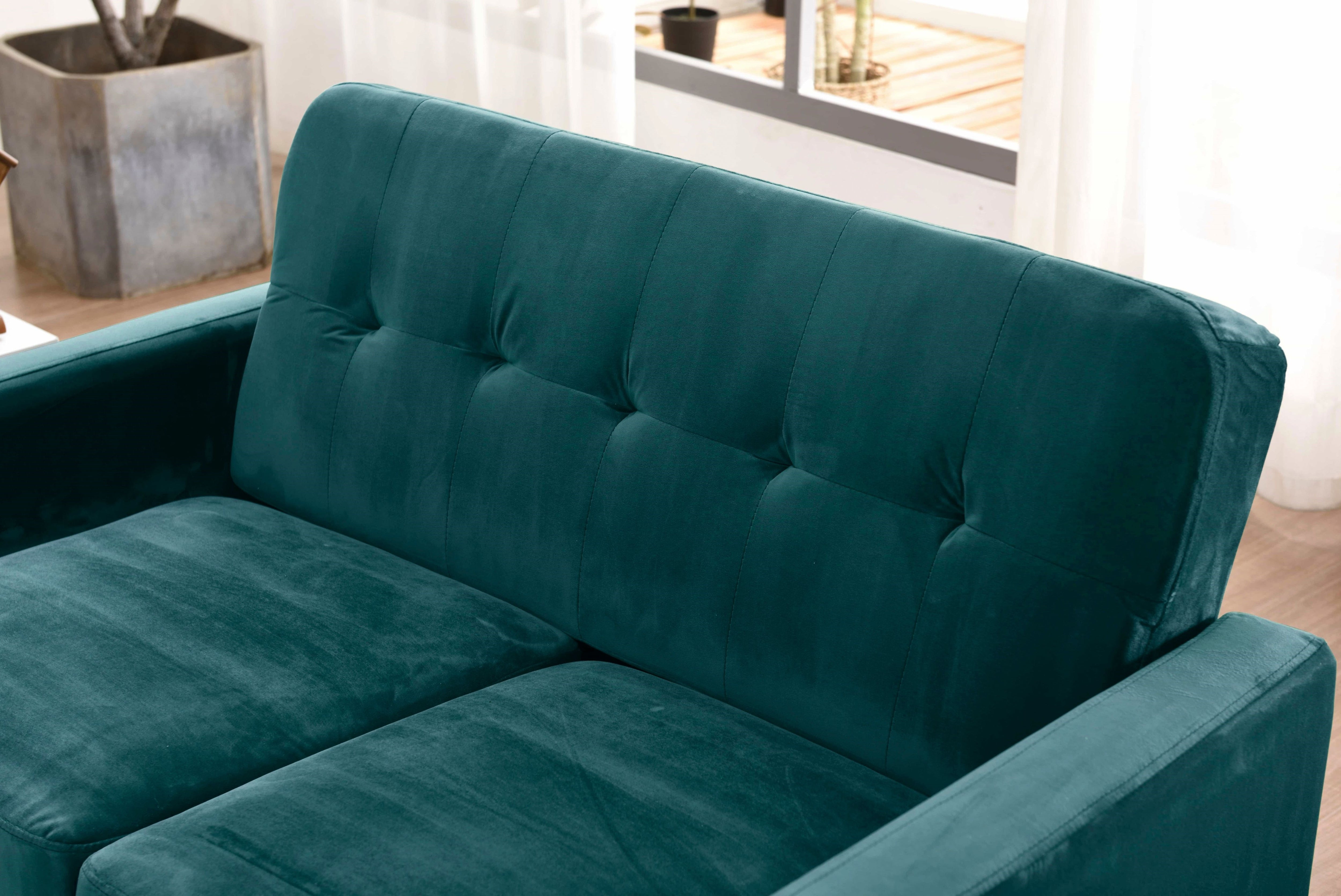 Settee green store